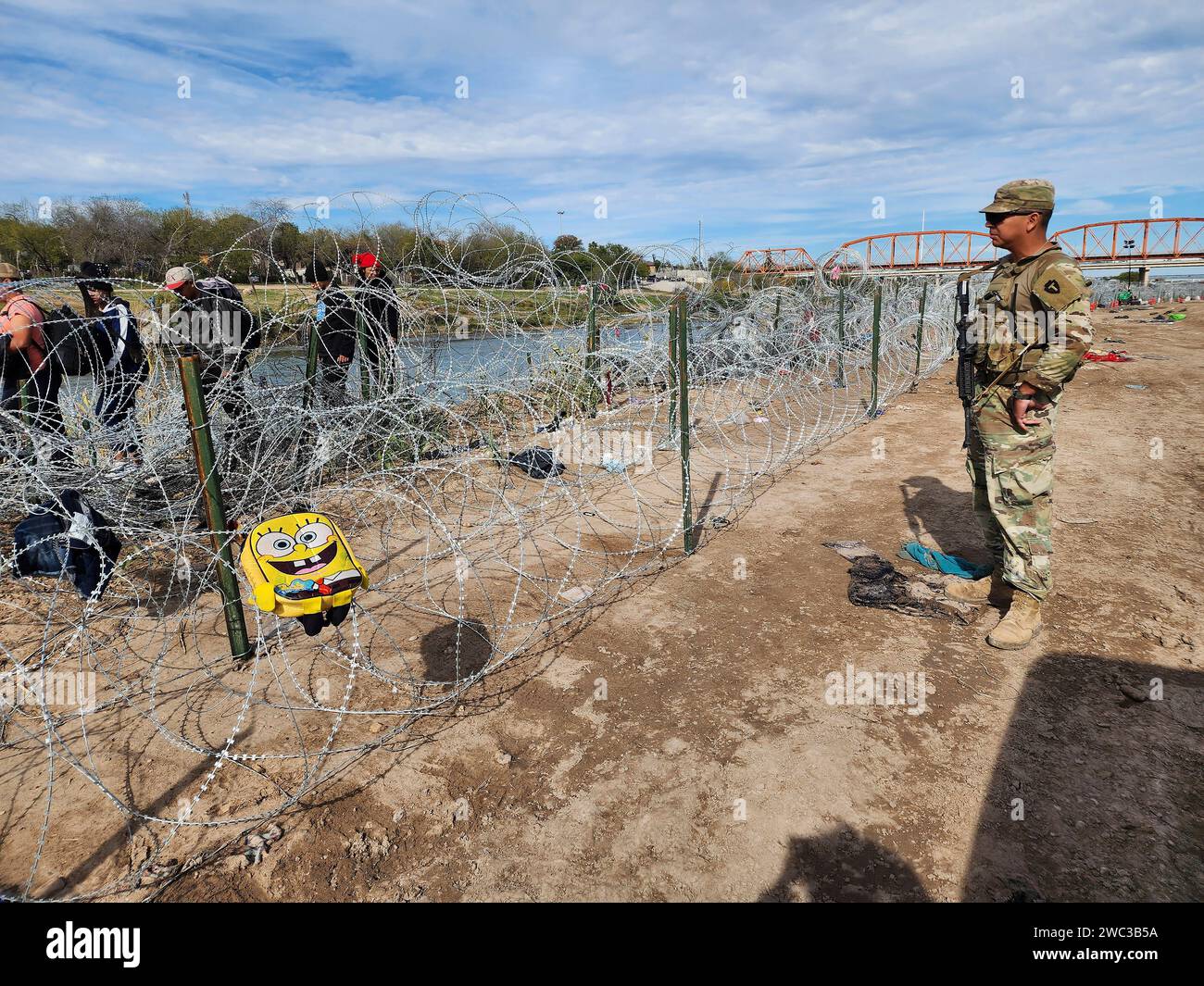 Texas southern border barbed wire hi-res stock photography and images ...
