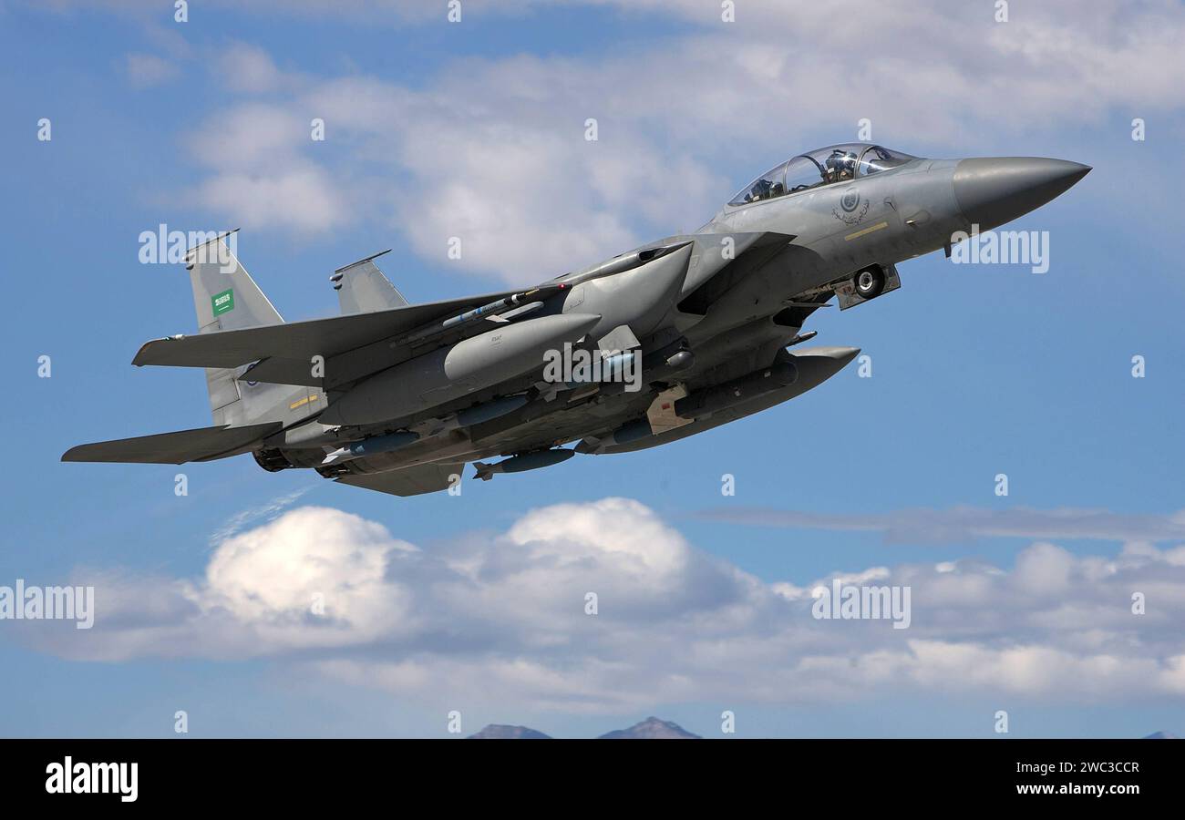 Ein Kampfflugzeug der Royal Saudi Air Force RSAF vom Typ McDonnell ...