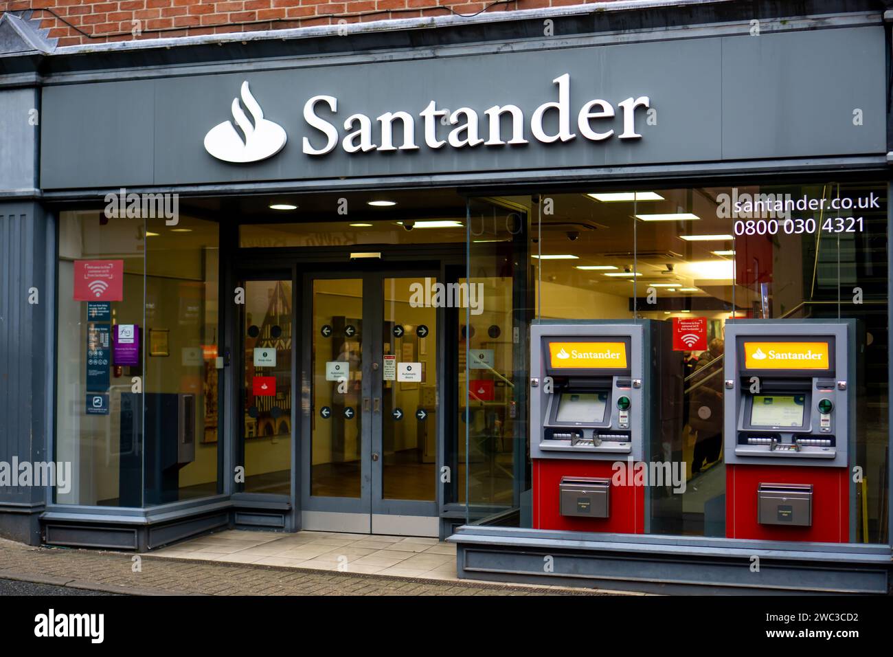 Santander cash machine hi-res stock photography and images - Alamy