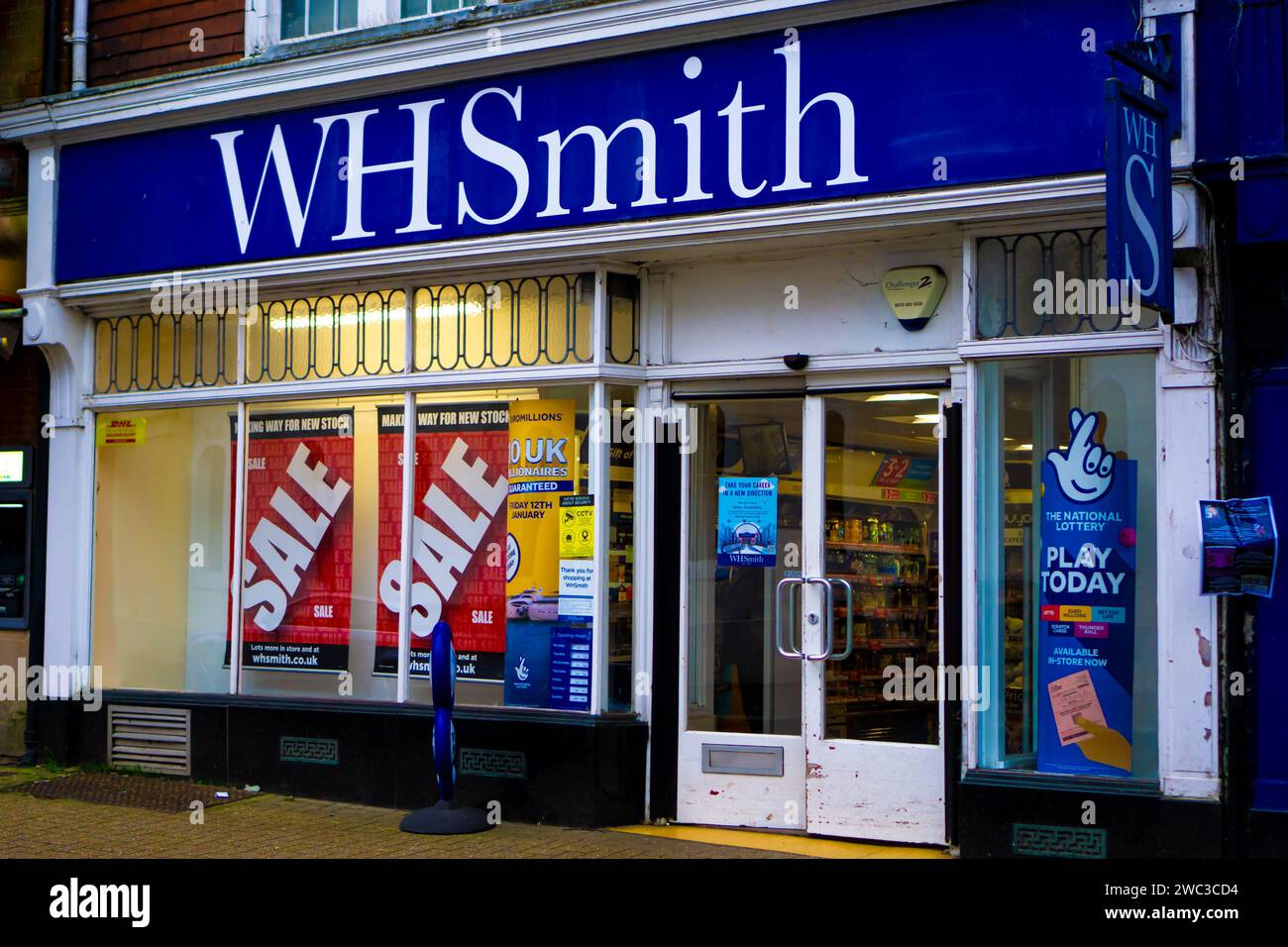 Book shop signs hi-res stock photography and images - Alamy