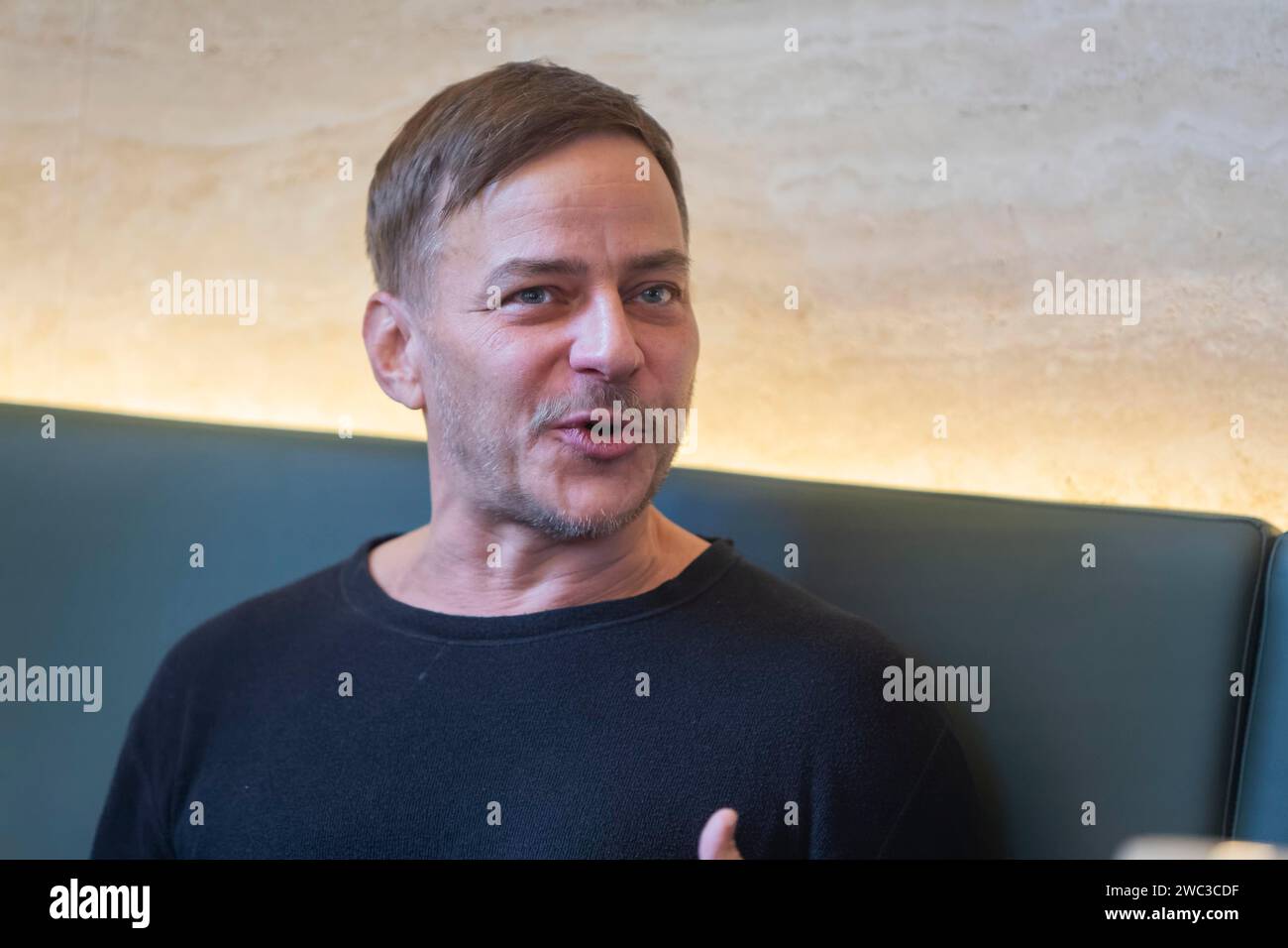 The semperoperaball 2024 hi-res stock photography and images - Alamy