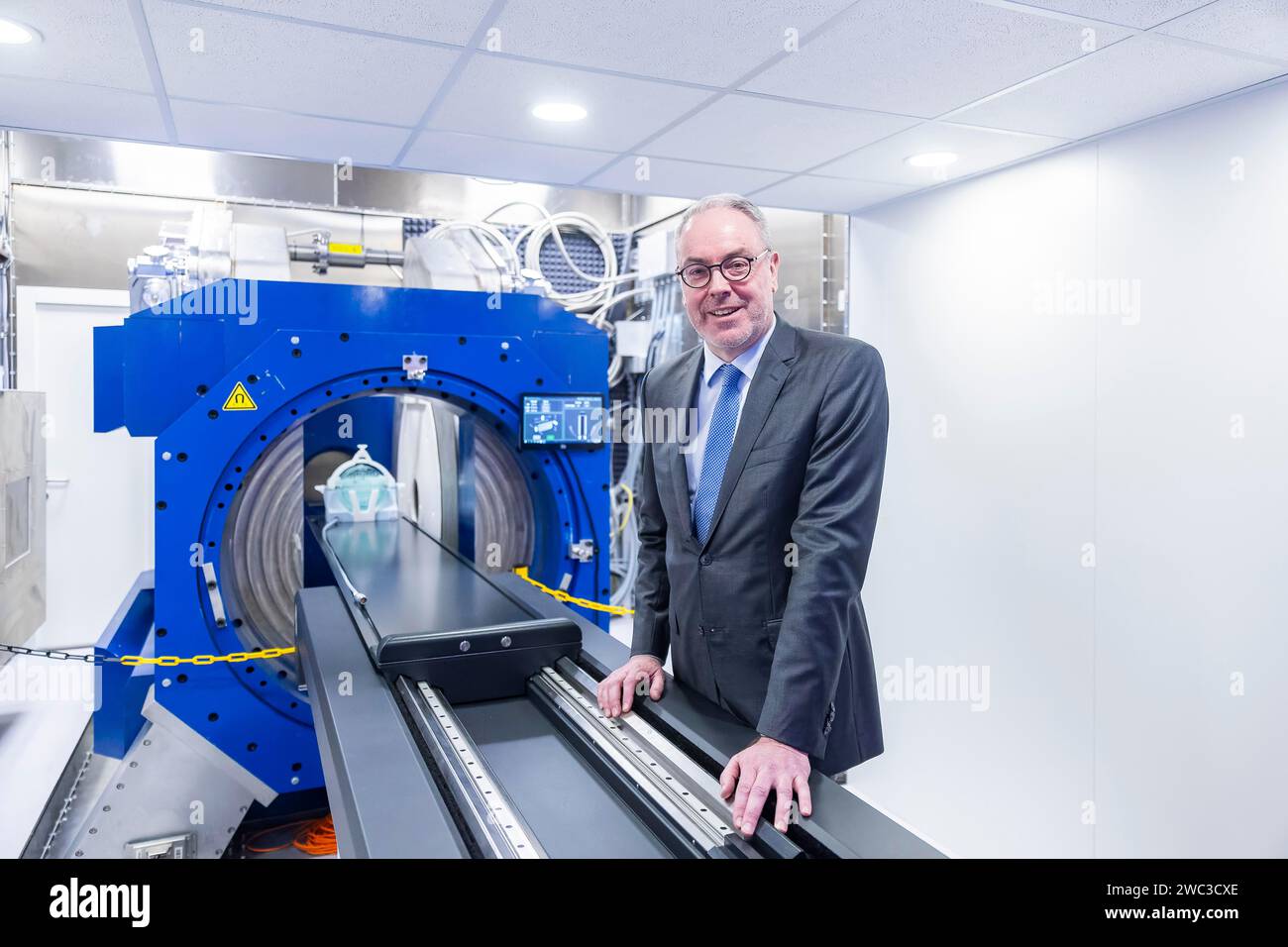 Prototype for high-contrast live imaging in proton therapy inaugurated ...