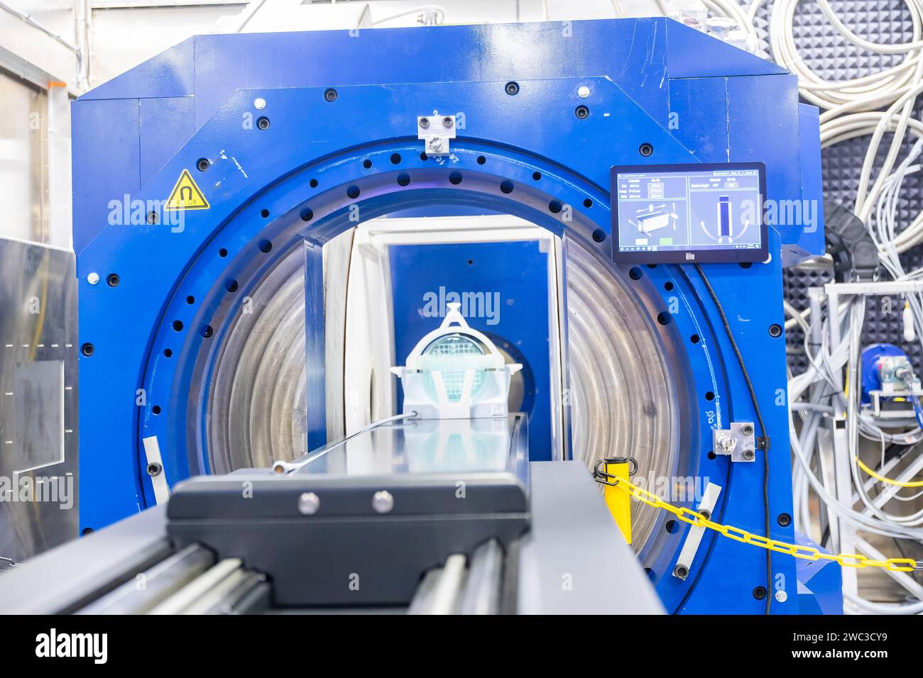 Prototype for high-contrast live imaging in proton therapy inaugurated ...