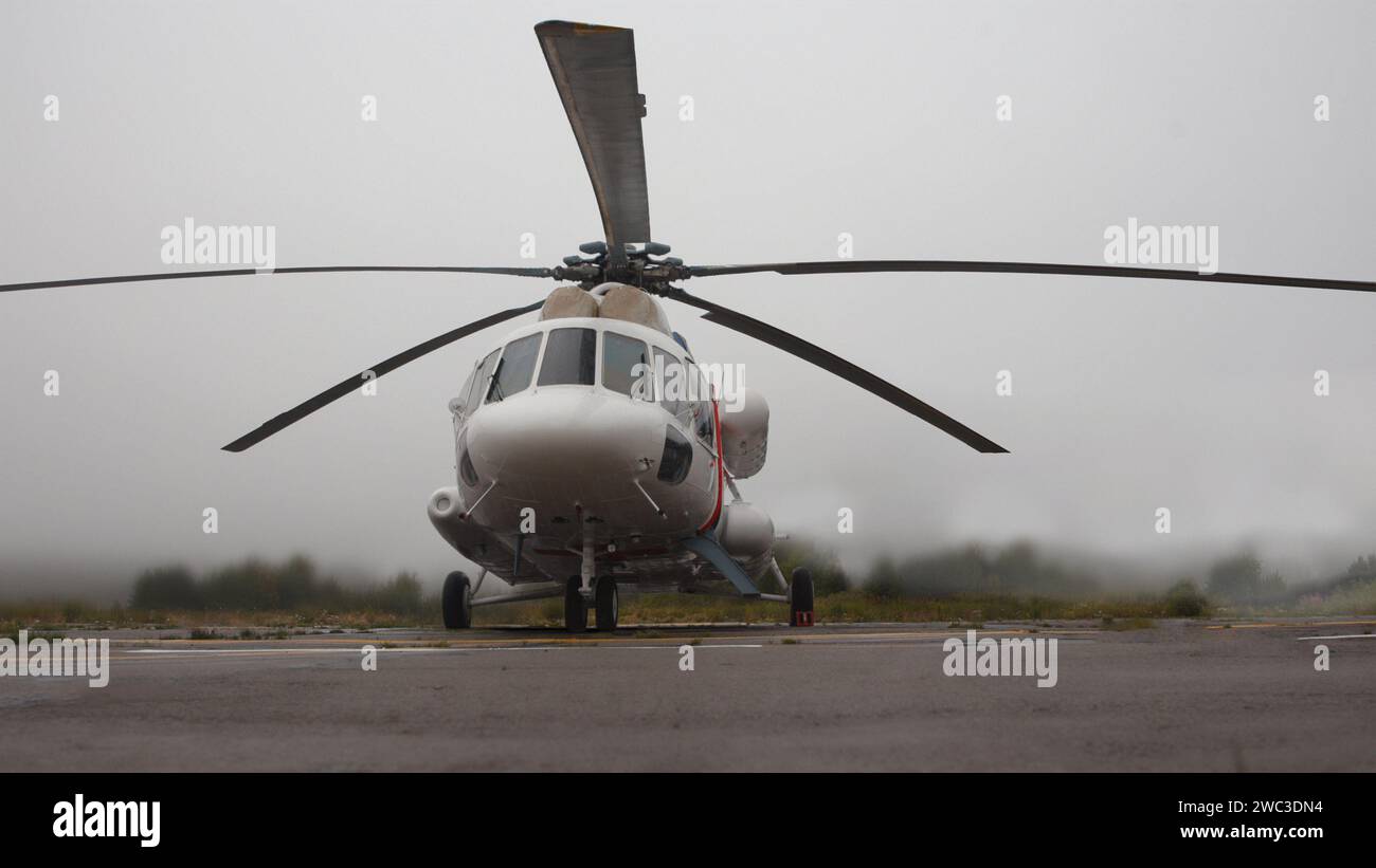 Helicopter stands hi-res stock photography and images - Alamy