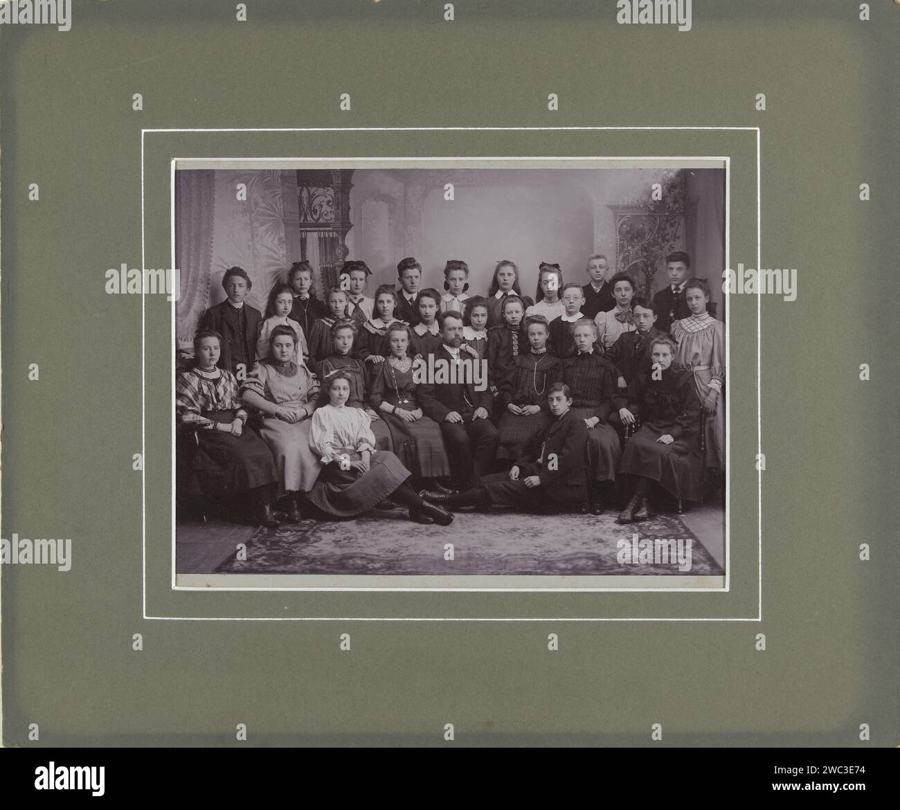 Group portrait of an unknown school class and their teacher, Anonymous ...