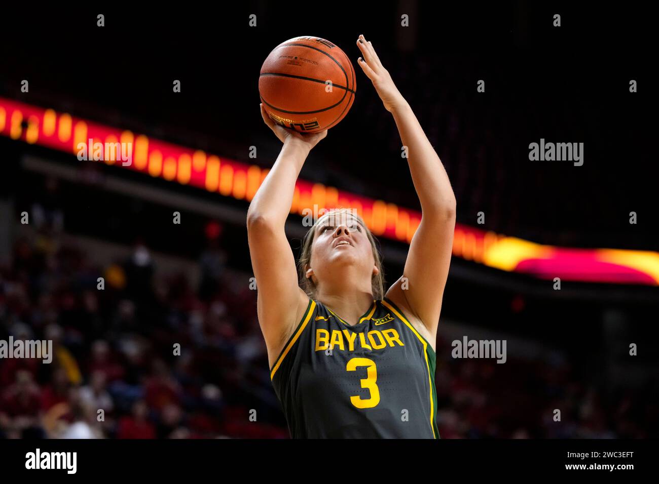 Baylor forward Madison Bartley (3) shoots during the first half of an ...