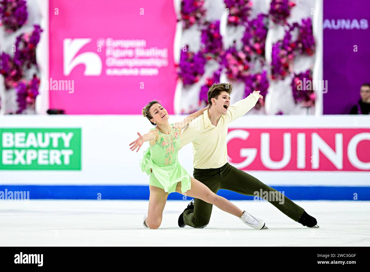 Carolane soucisse and shane firus hi-res stock photography and images ...