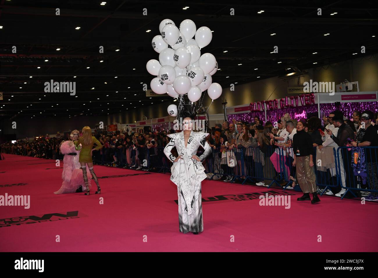 LONDON, ENGLAND - JANUARY 13: Drag Artists on 'Queens Walk' at the ...