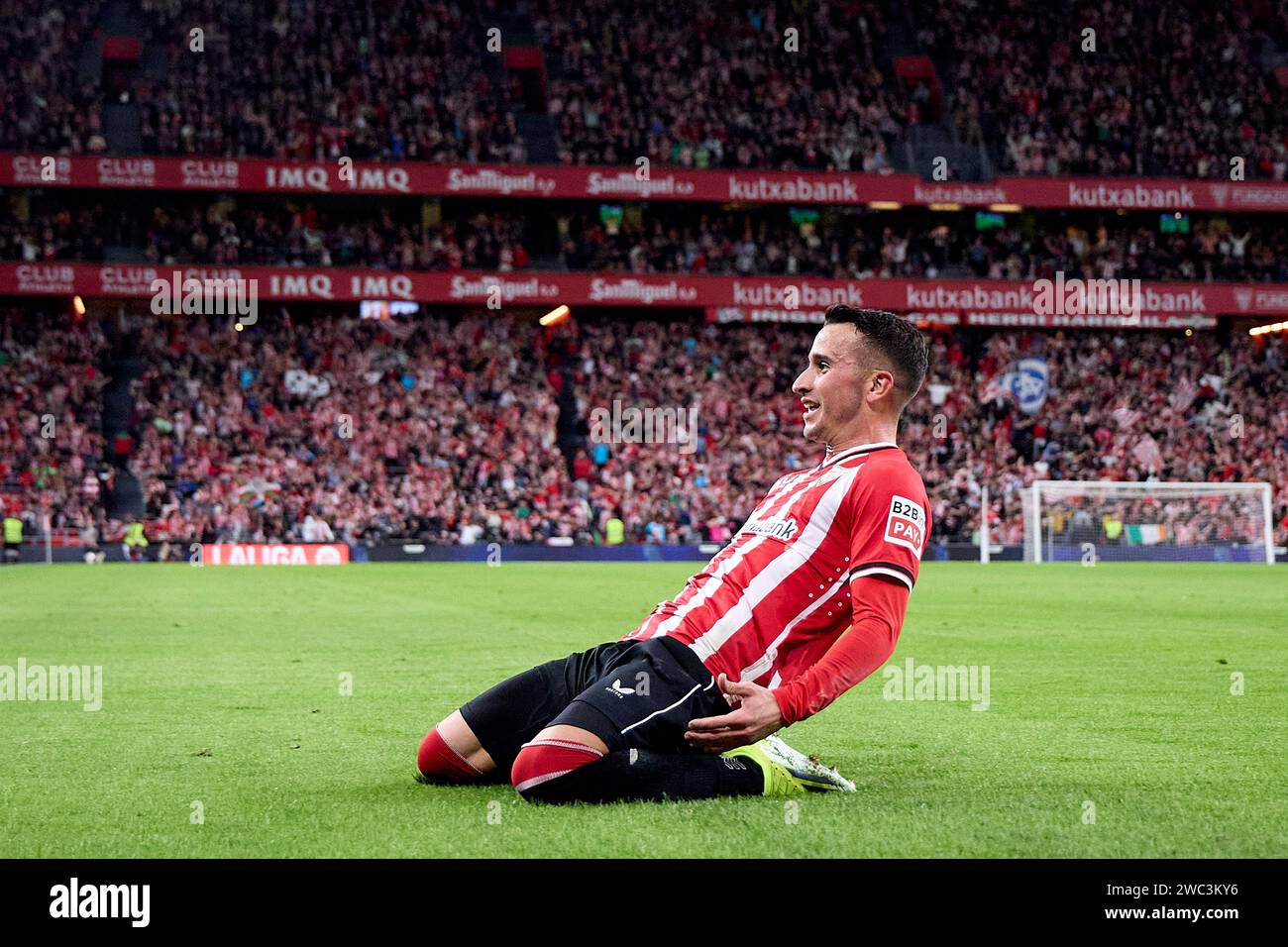 BILBAO, SPAIN - JANUARY 13: Alex Berenguer of Athletic Club celebrates ...