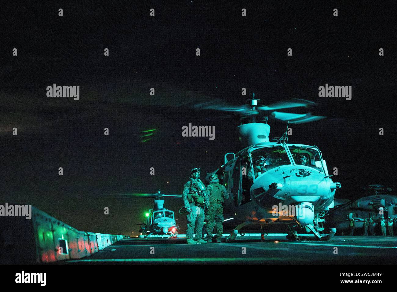 Marines assigned to Reconnaissance Company, 15th Marine Expeditionary ...