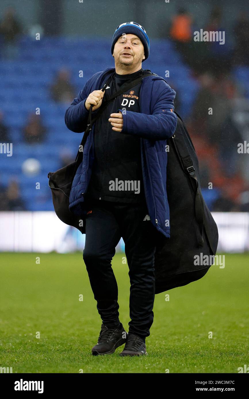 Man of the match trophy football hi-res stock photography and images ...