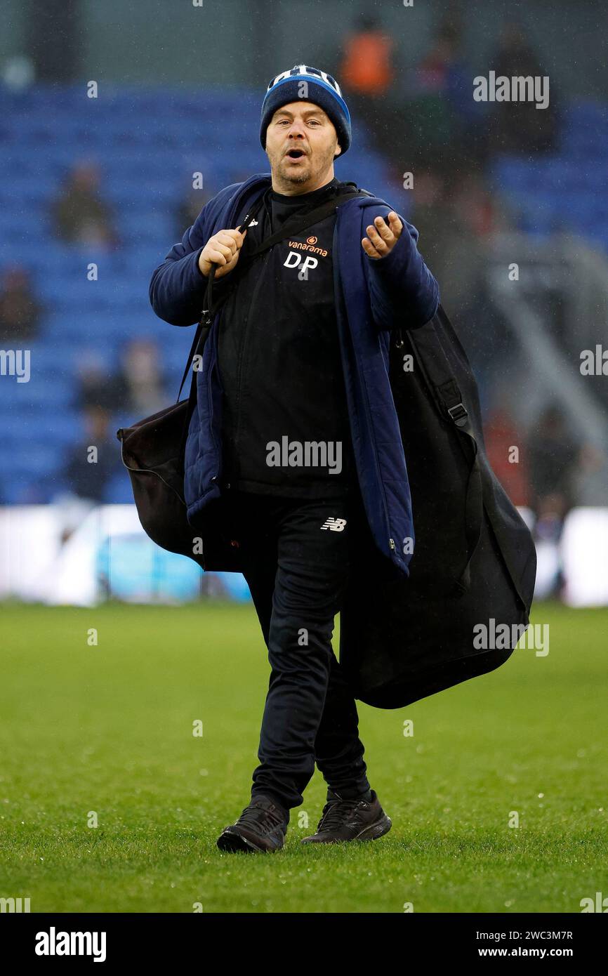 Man of the match trophy football hi-res stock photography and images ...