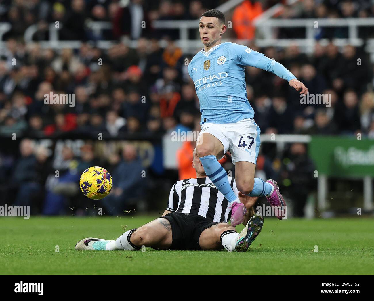 Newcastle Upon Tyne, UK. 13th Jan, 2024. Dan Burn of Newcastle United ...