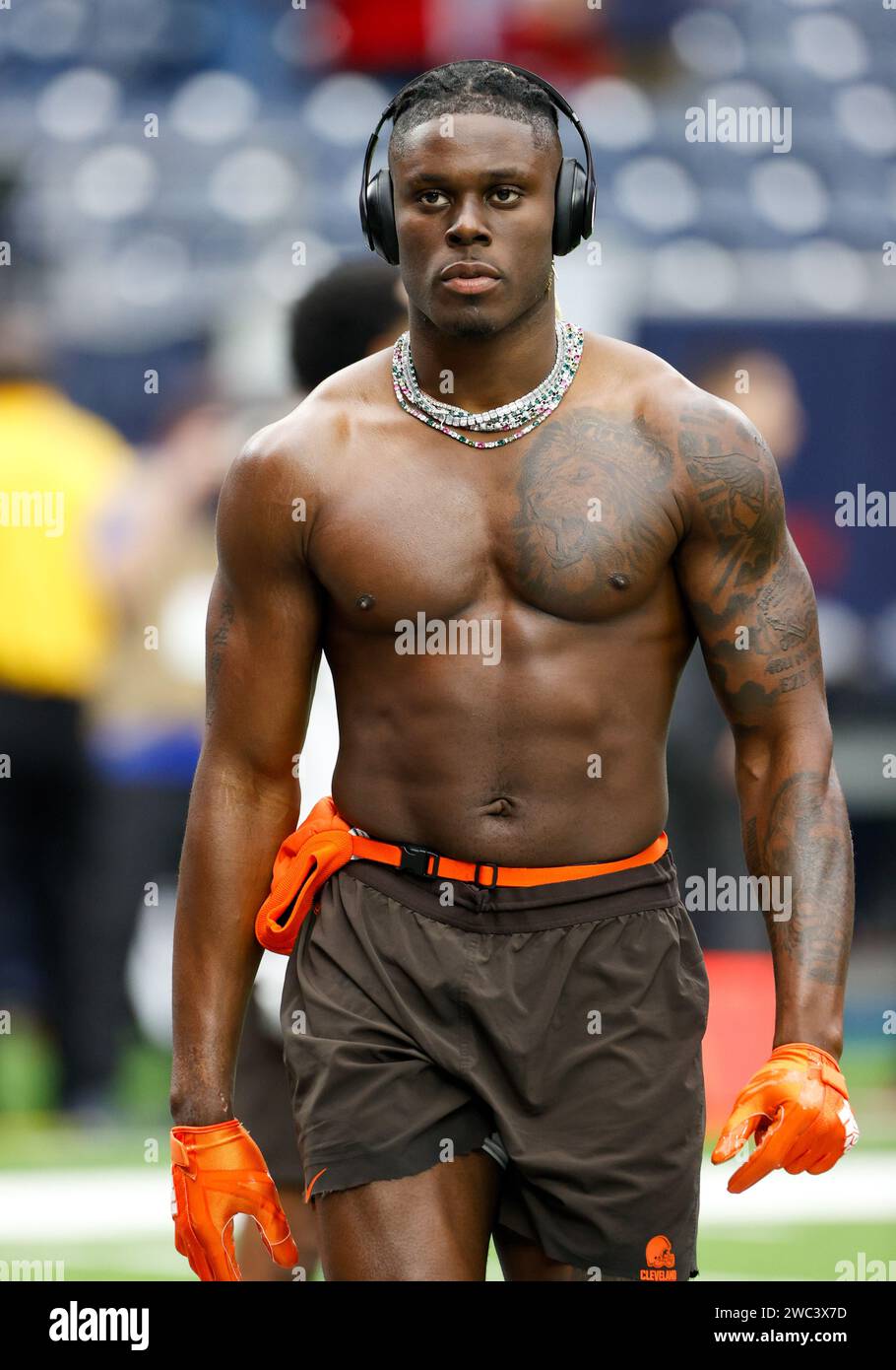 January 13, 2024: Browns tight end David Njoku (85) on the field before ...