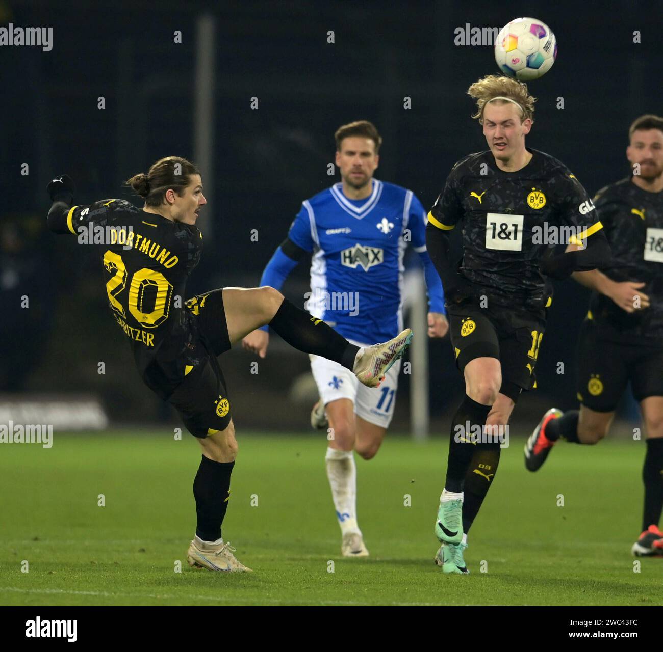 Julian Brandt (re) und. Sabitzer. fotografiert beim Fußball Bundesliga ...