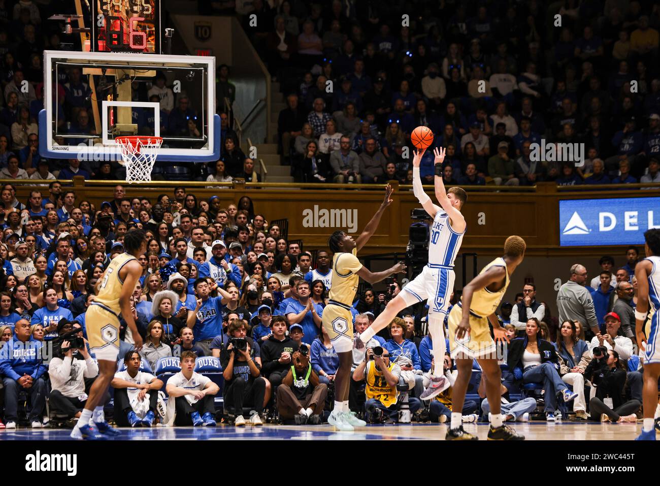 Carolina vs duke 2024 010 jpg hi-res stock photography and images - Alamy
