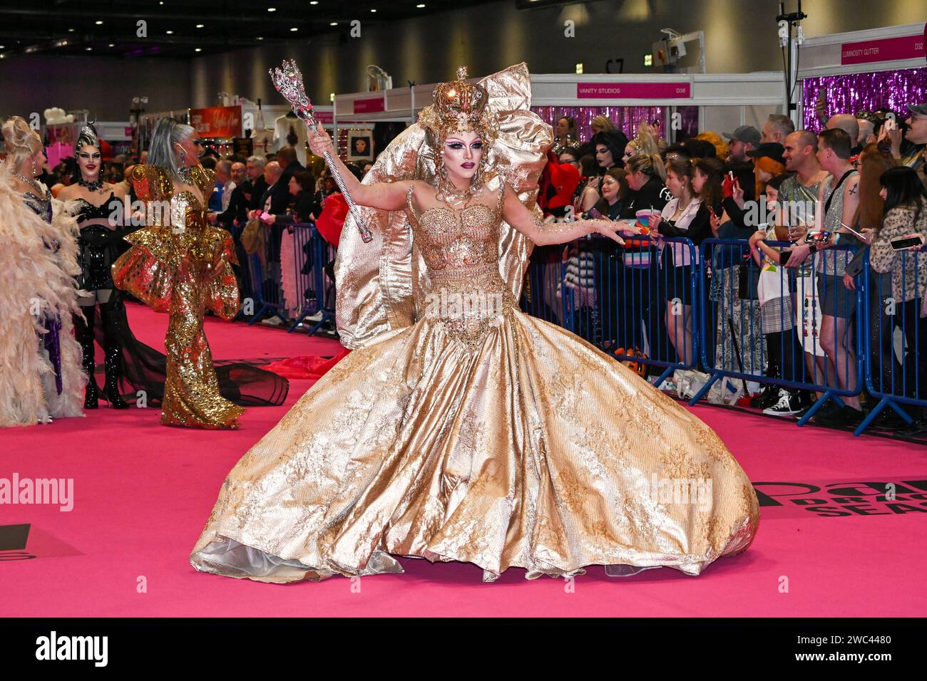 LONDON, ENGLAND - JANUARY 13: Drag Artists on 'Queens Walk' at the ...