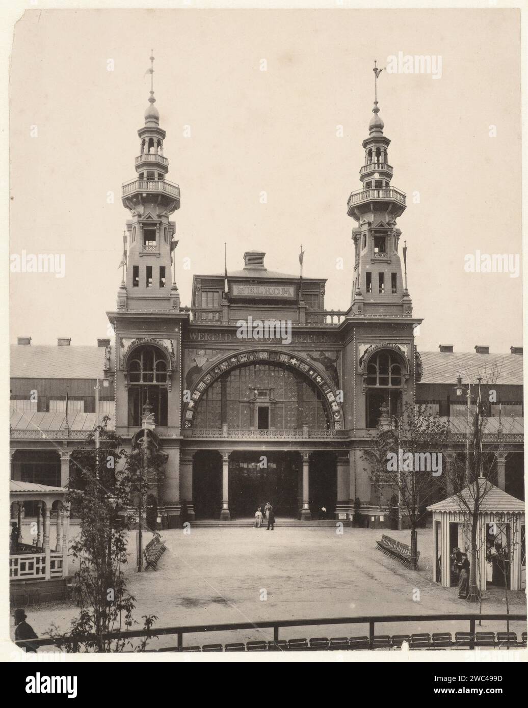 Entrance gate World Exhibition on Museumplein, Amsterdam 1895, Guy de ...