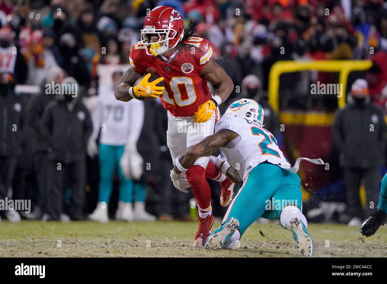 Kansas City Chiefs running back Isiah Pacheco (10) runs against Miami ...