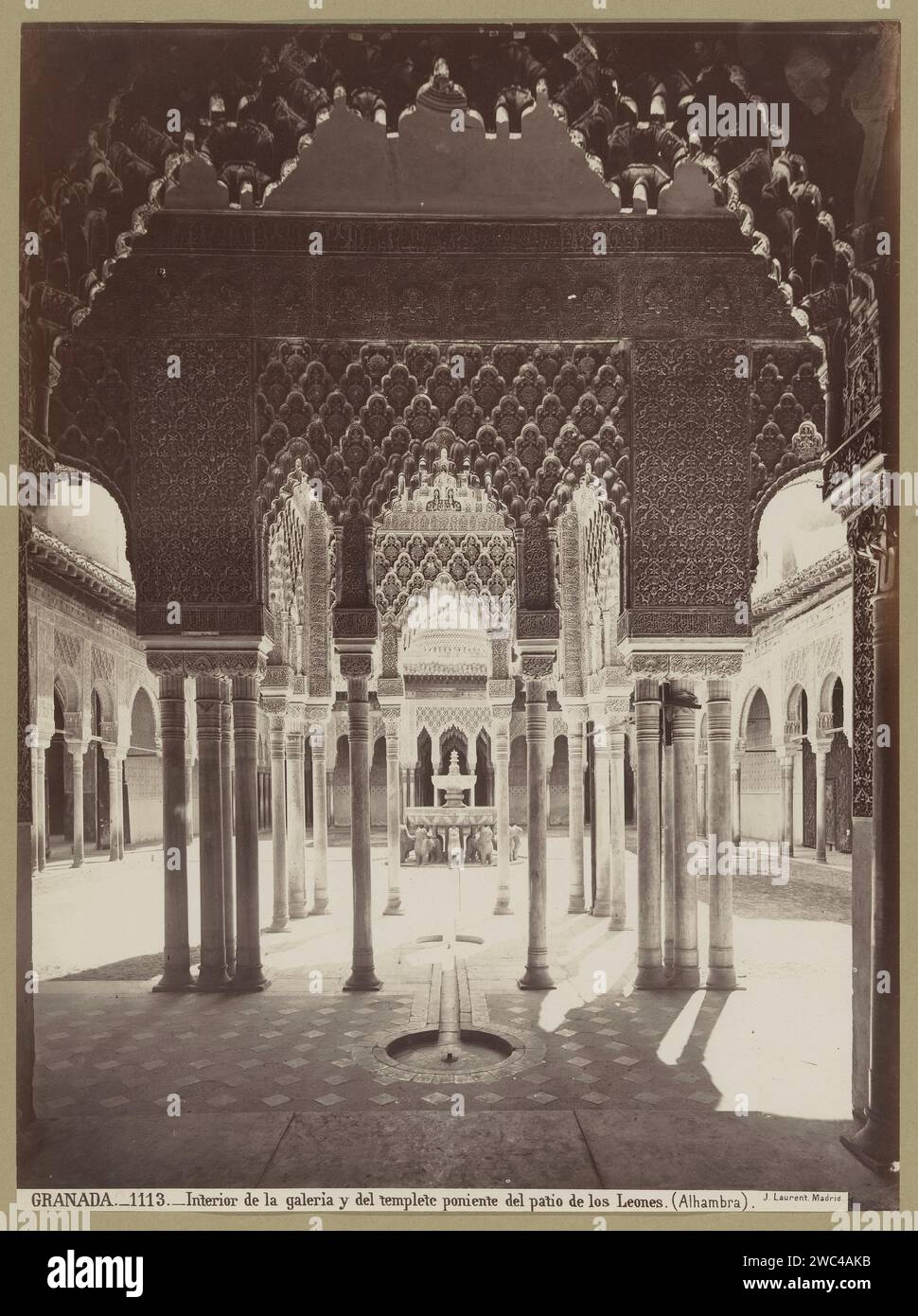 Patio de Los Leones with fountain in the Alhambra in Granada, Juan Laurent, 1856 - 1863 ...