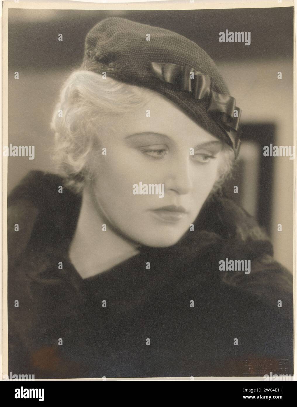 Portrait of actress Camilla Spira, Lindner, 1930 - 1950 photograph photographic support gelatin ...