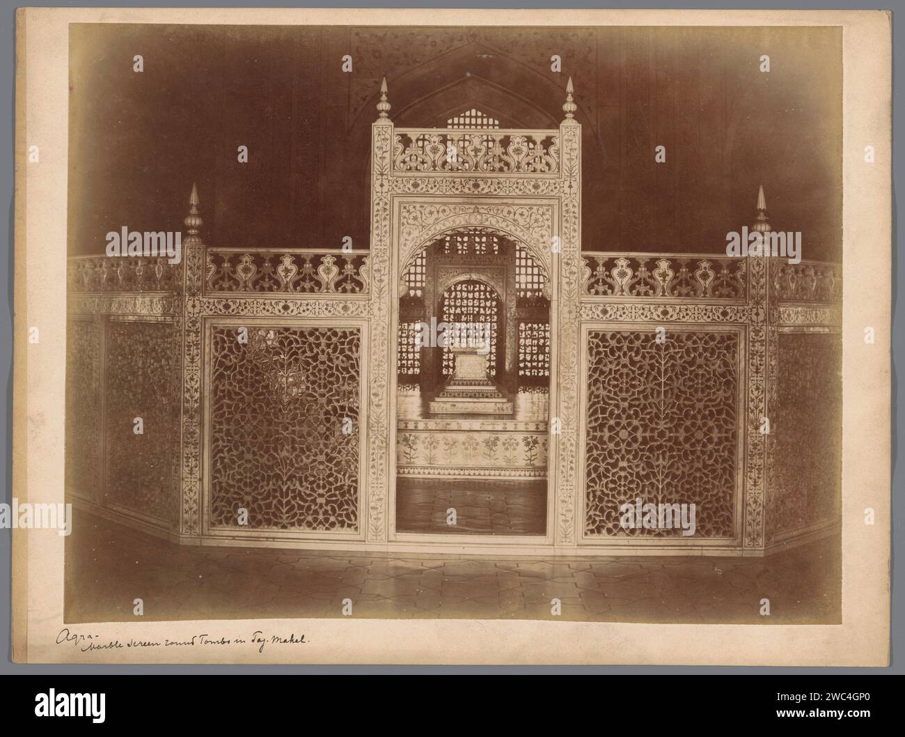 Marble screens at the sarcophagi in the Taj Mahal, Agra, Uttar Pradesh ...