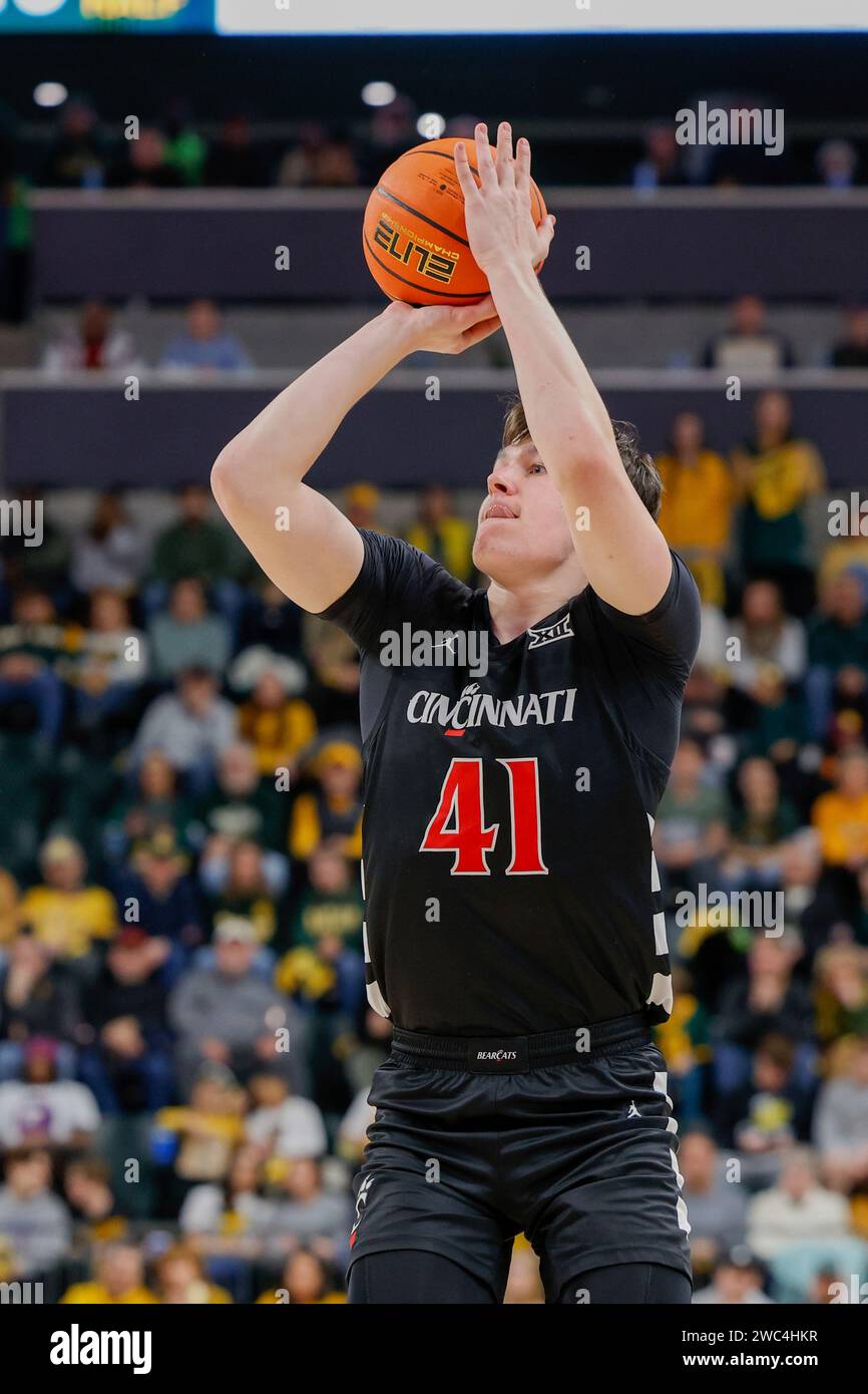 WACO, CA - JANUARY 13: Cincinnati Bearcats guard Simas Lukosius (41 ...