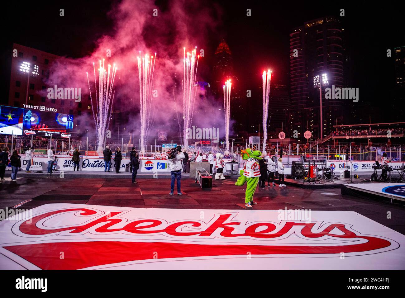 2024 fireworks hi-res stock photography and images - Alamy