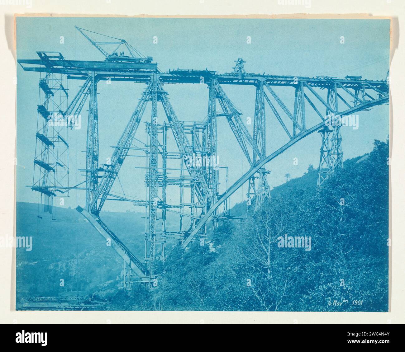 Construction of the Viaur Viaduct in France by the Societé de ...