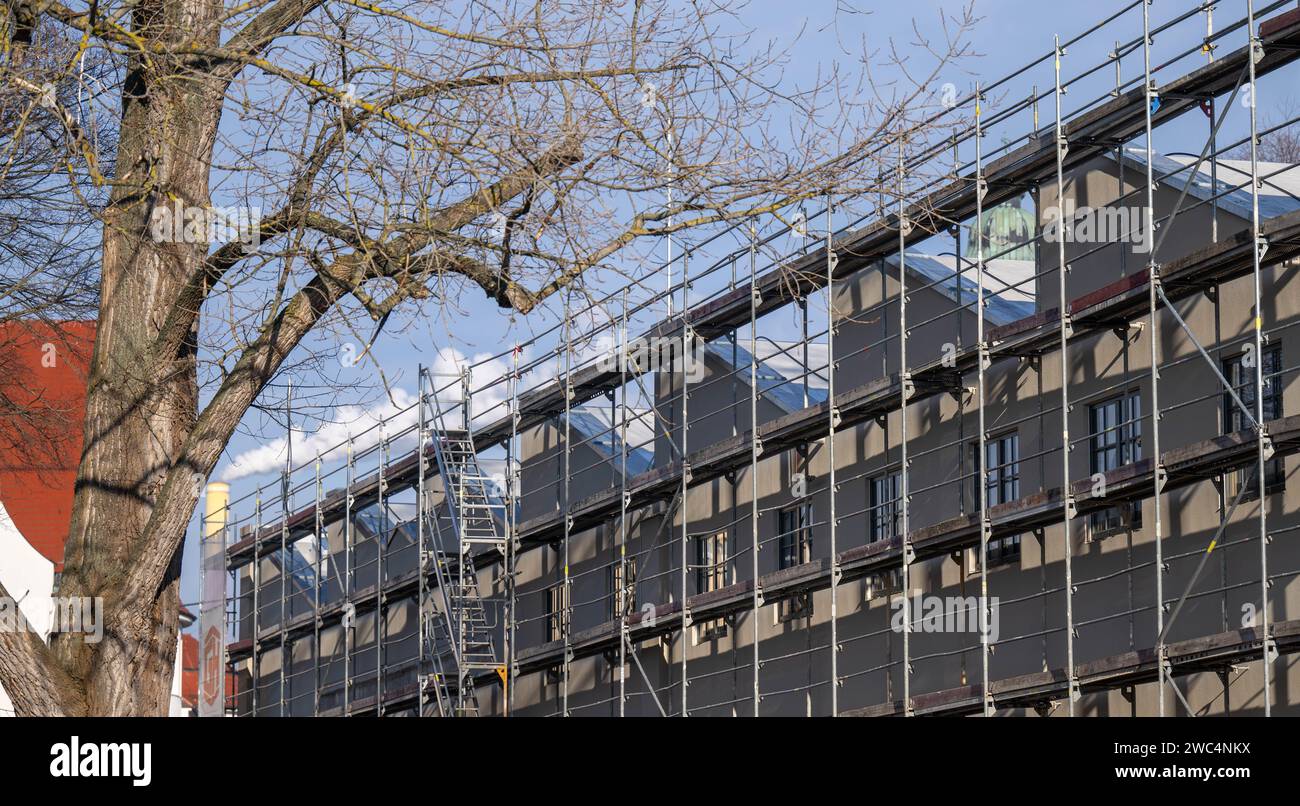 PRODUCTION - 11 January 2024, Saxony, Chemnitz: Scaffolding stands ...