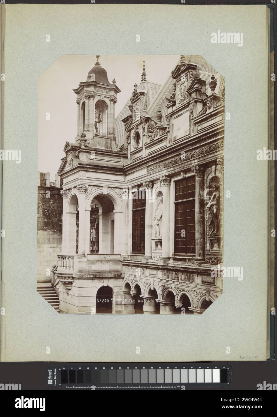 La rochelle town hall hi-res stock photography and images - Alamy