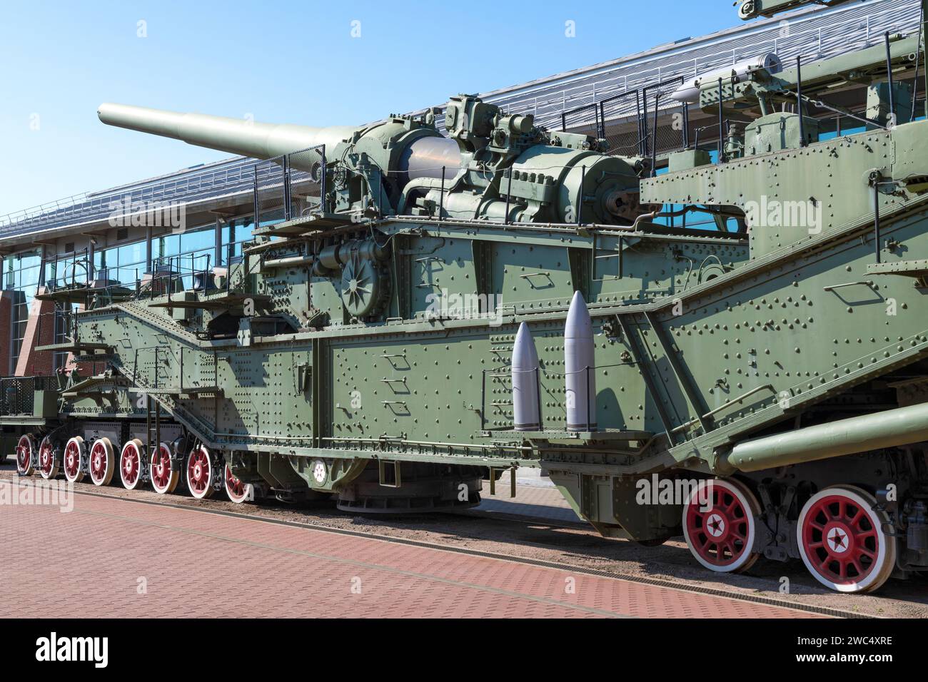 Railway gun hi-res stock photography and images - Alamy
