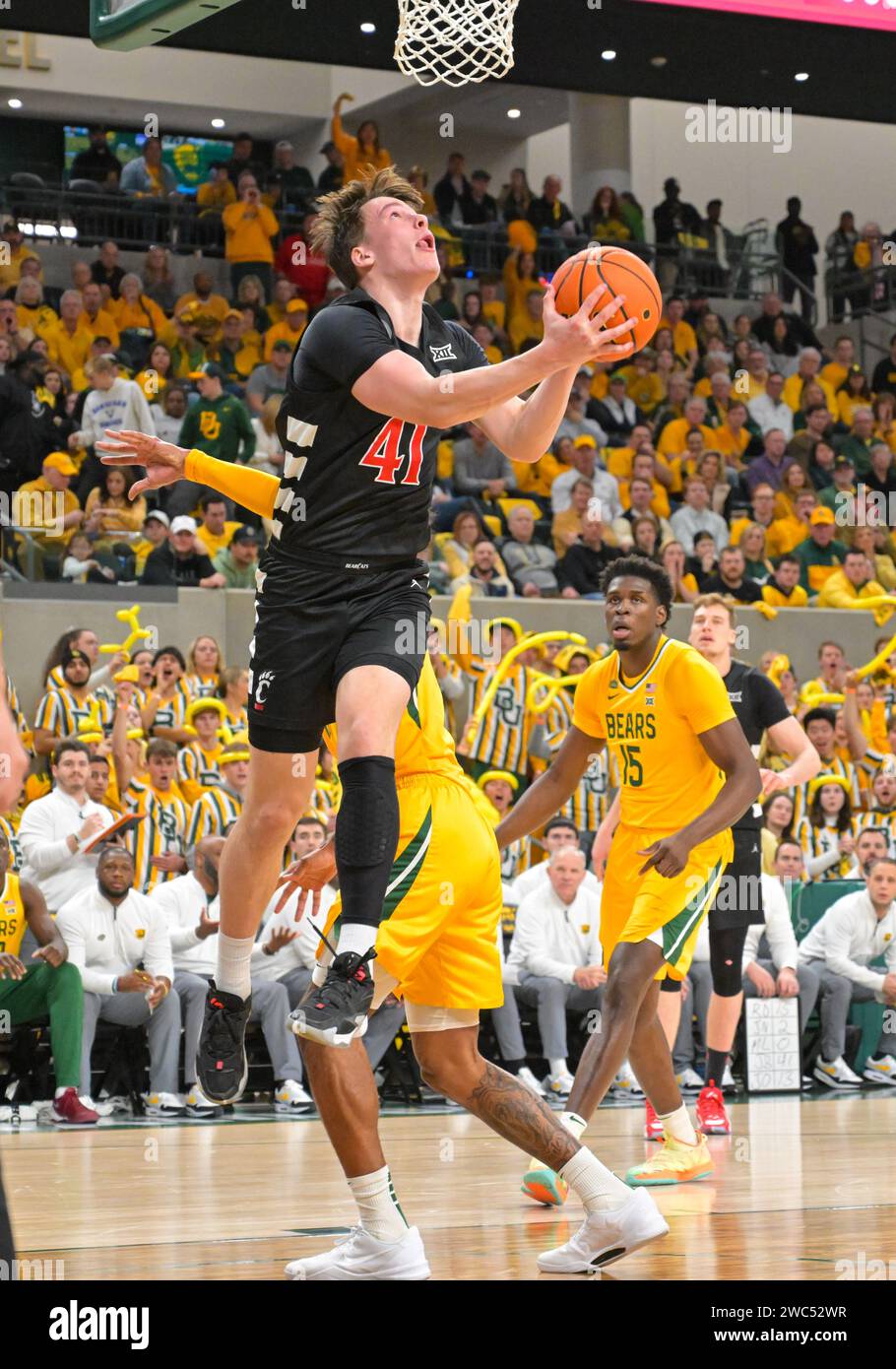 Waco, Texas, USA. 13th Jan, 2024. Cincinnati Bearcats guard Simas ...