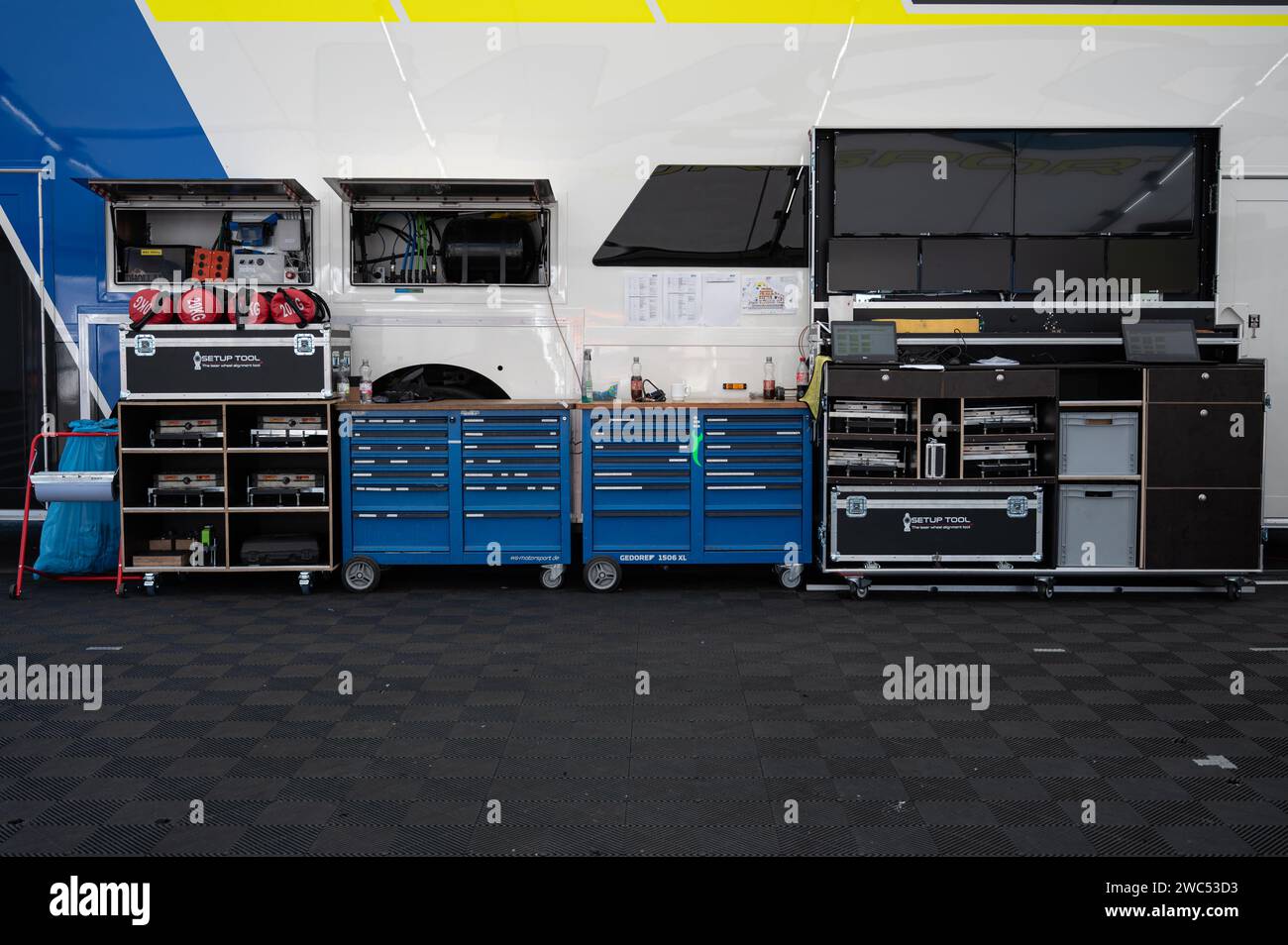 The racing team's portable mechanical workshop Stock Photo - Alamy