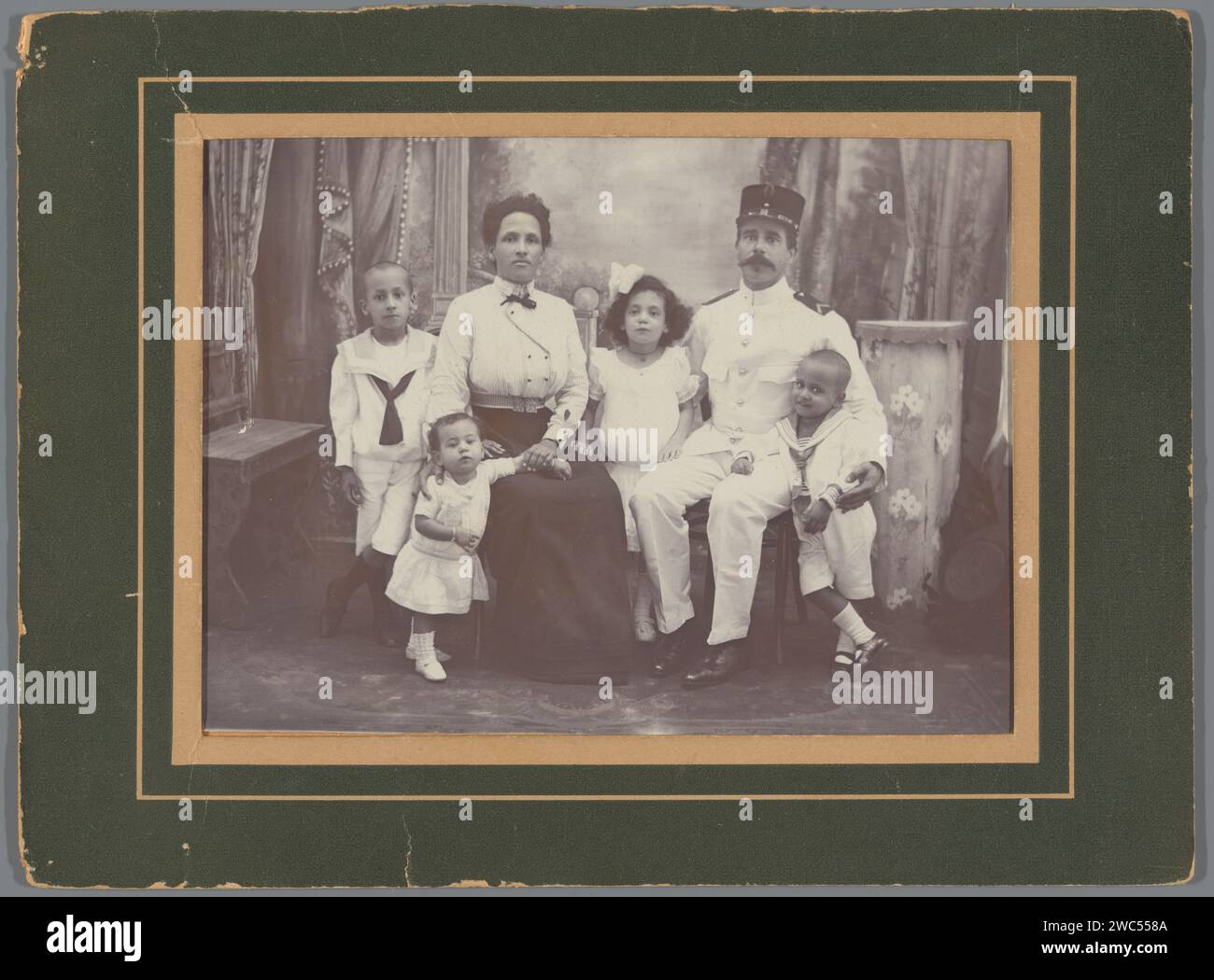 Portrait of an unknown family with four children, probably in Suriname ...