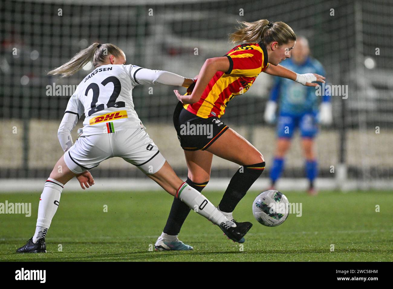 Saar Janssen (22) of OHL pictured defending on Chelsea Godier (10) of ...