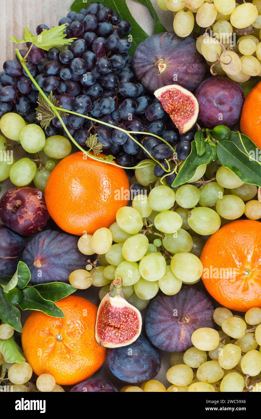 Vertical fruit background. Organic food set Stock Photo - Alamy