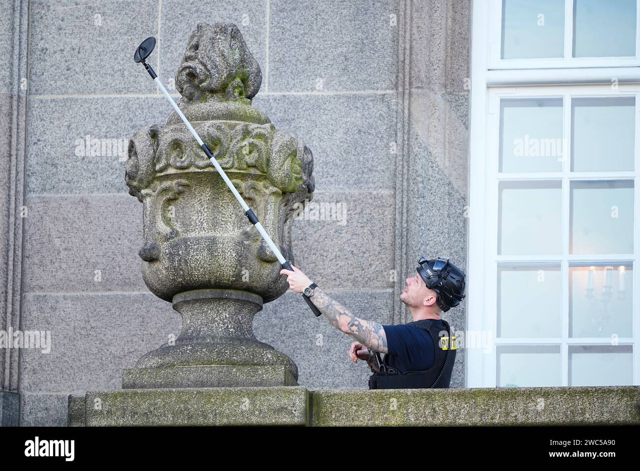 Regent security hi-res stock photography and images - Alamy