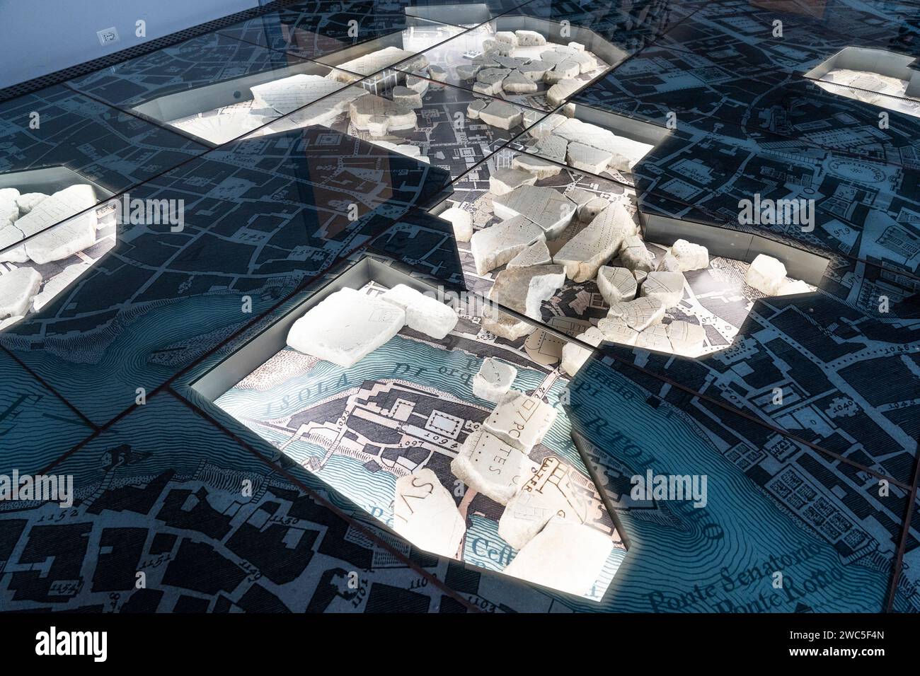Map of ancient rome hi-res stock photography and images - Alamy