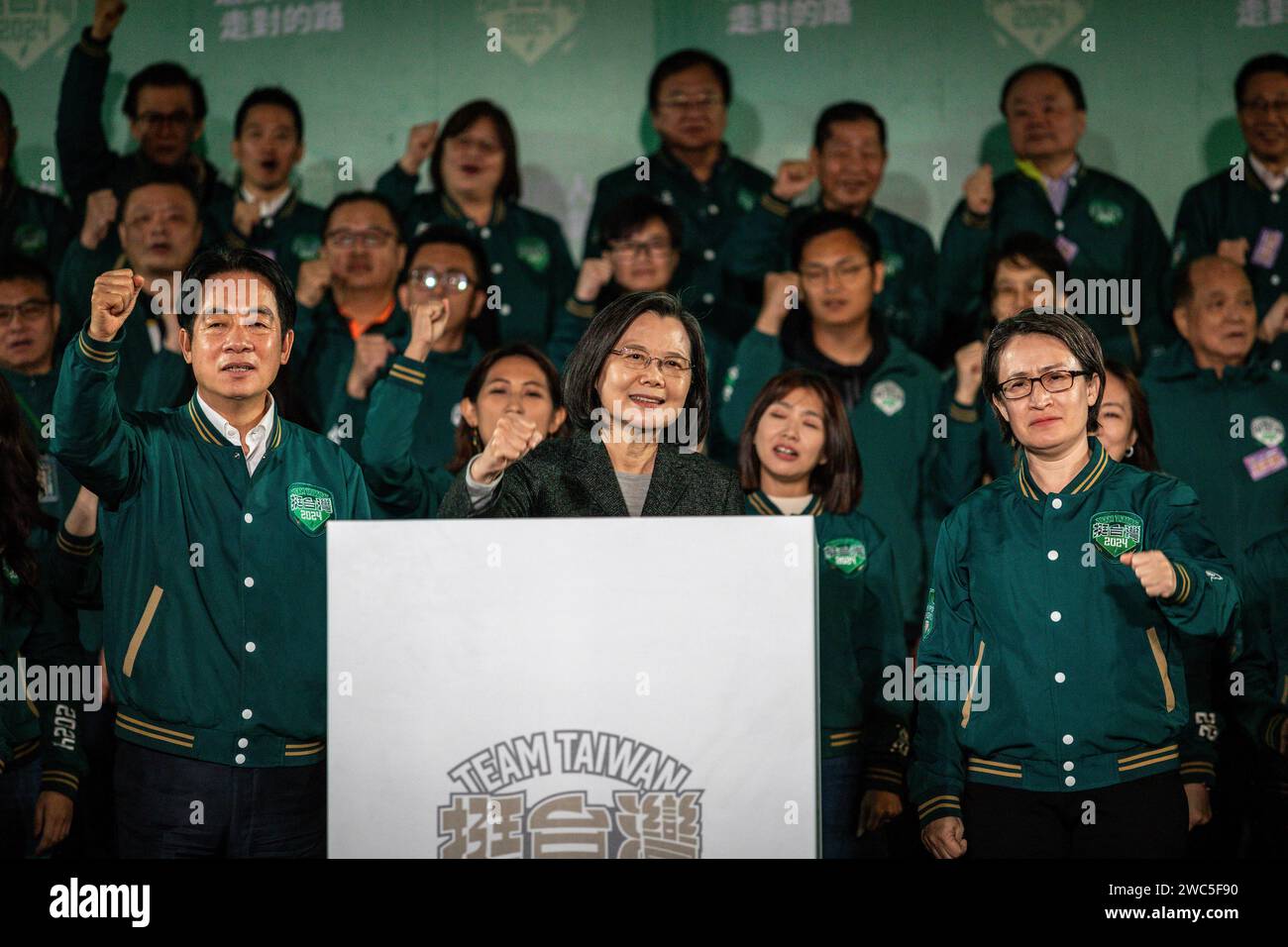 Taiwan president Tsai Ing-wen was shouting slogans at the TPP rally in ...