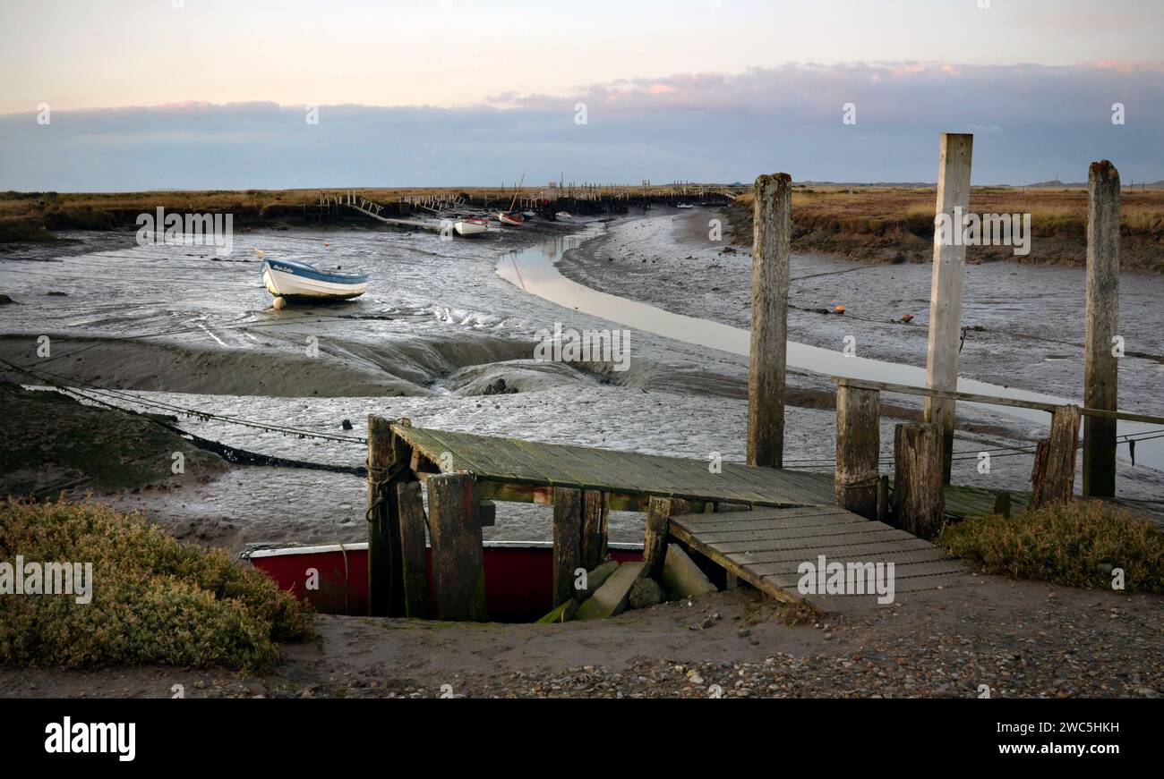 low tide morston quay morston north norfolk england Stock Photo - Alamy