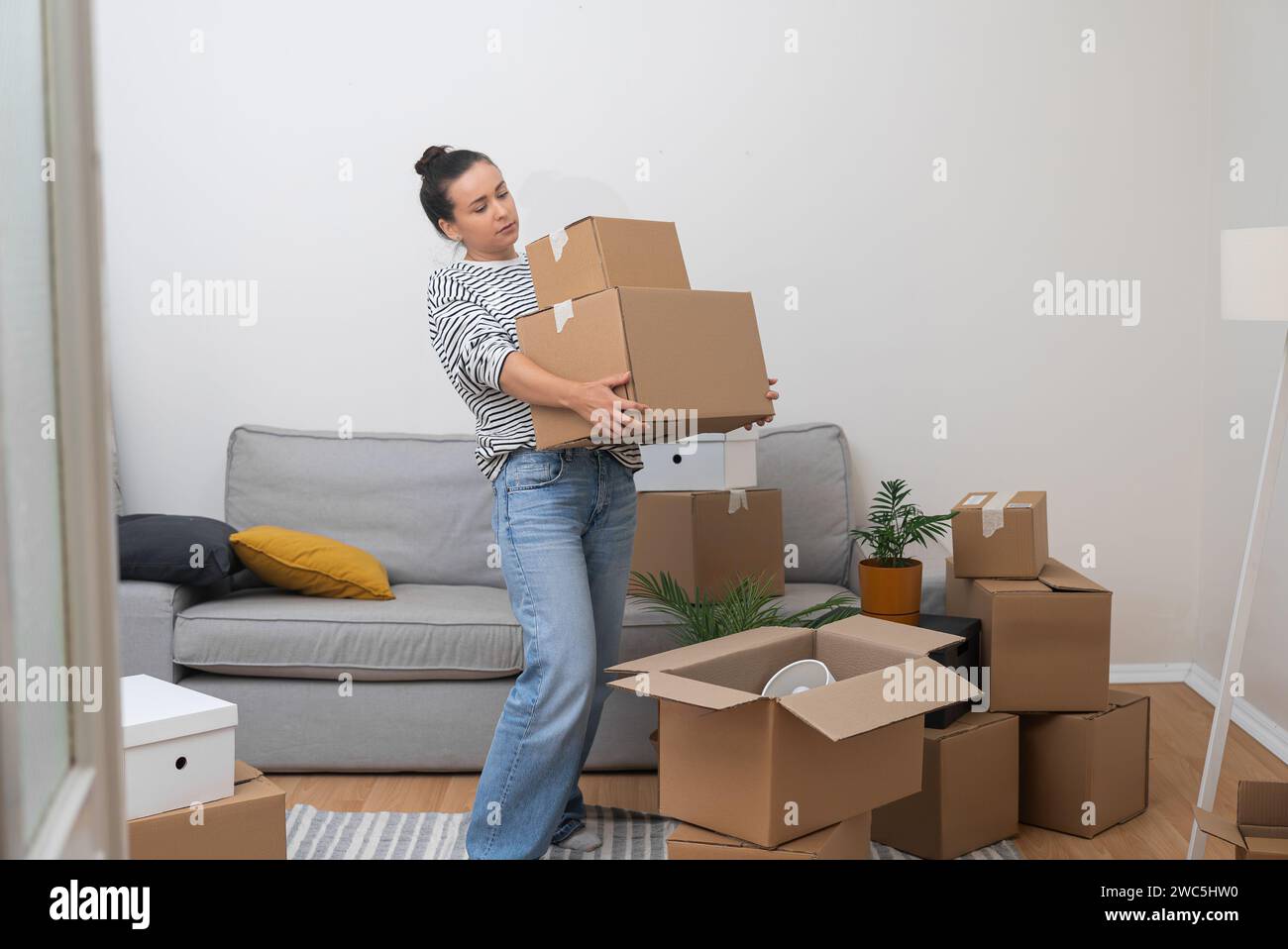 Cardboard scenery hi-res stock photography and images - Alamy