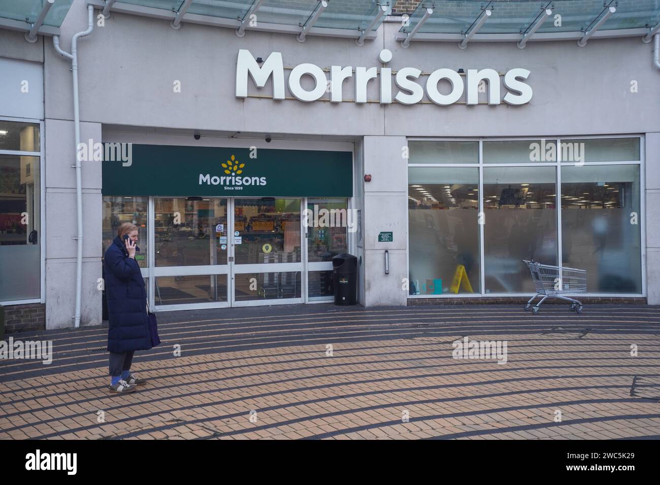 London, UK. 14 January 2024. . Shoppers at a local Morrisons branch in ...