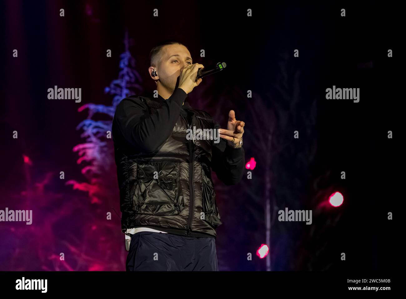 Italian singer Music Concert - Massimo Pericolo - Le cose cambiano tour ...