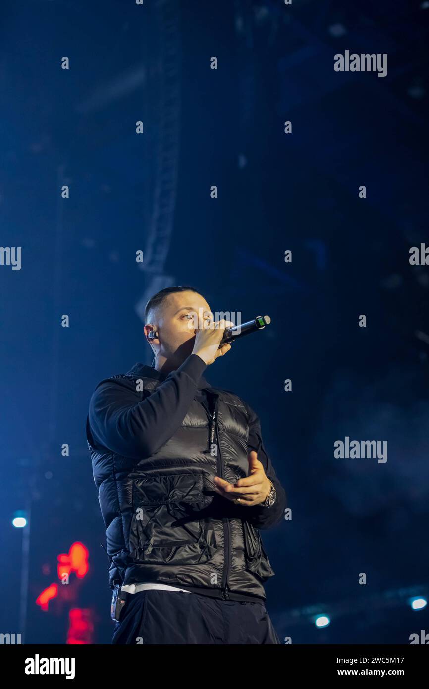 Italian singer Music Concert - Massimo Pericolo - Le cose cambiano tour ...