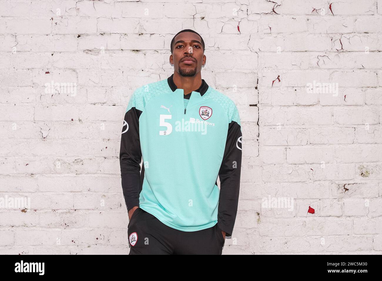 Donovan Pines signs for Barnsley FC on a free until 2025 transfer for ...