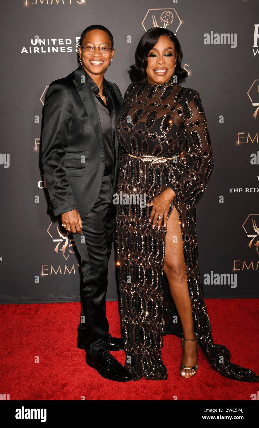 Niecy nash and jessica betts hi-res stock photography and images - Alamy