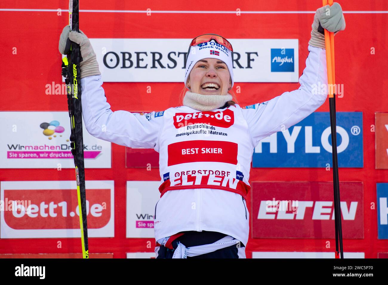 Ida Marie Hagen (Norwegen) jubelt auf dem Podium ueber den Sieg, GER ...