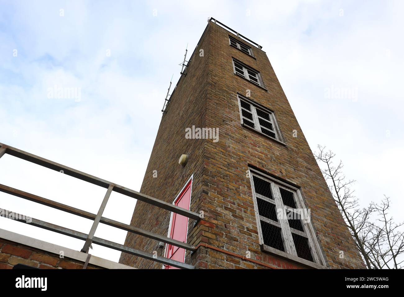West sussex fire and rescue service hi-res stock photography and images ...