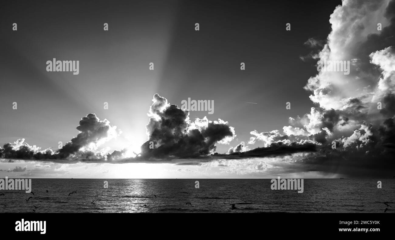 Deep ocean sunset Black and White Stock Photos & Images - Alamy